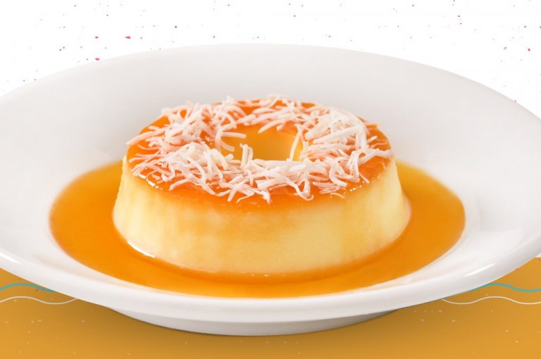 Cóctel con piña y coco