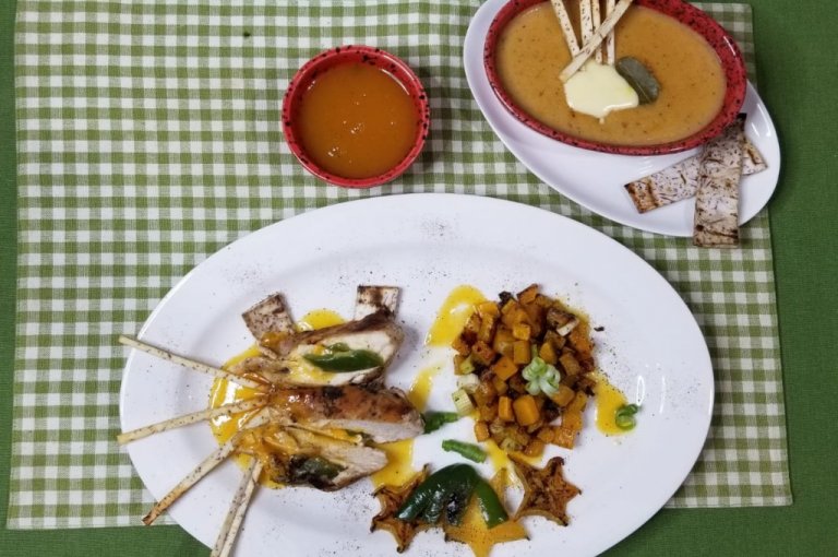 Huevo picado con loroco