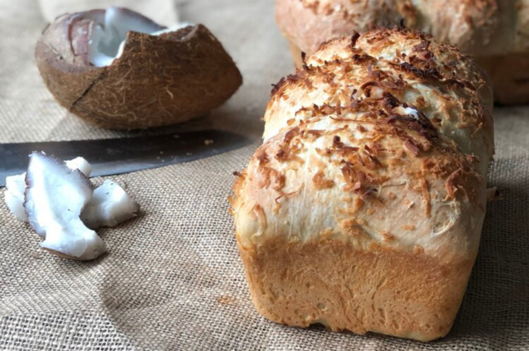 Pan de coco con masa madre